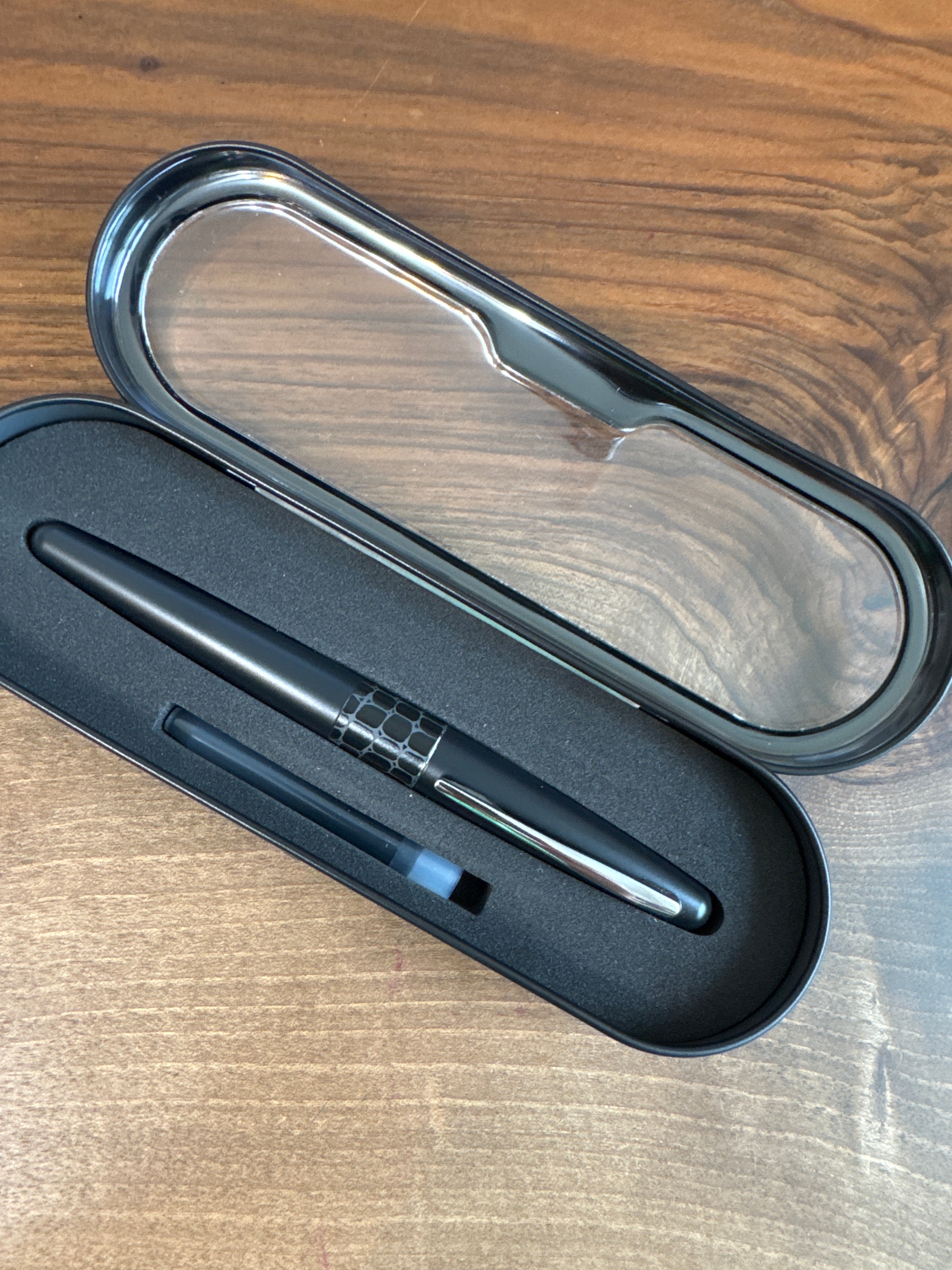 Pilot Metropolitan Black Croc Fountain Pen – Seaside Pen Shop
