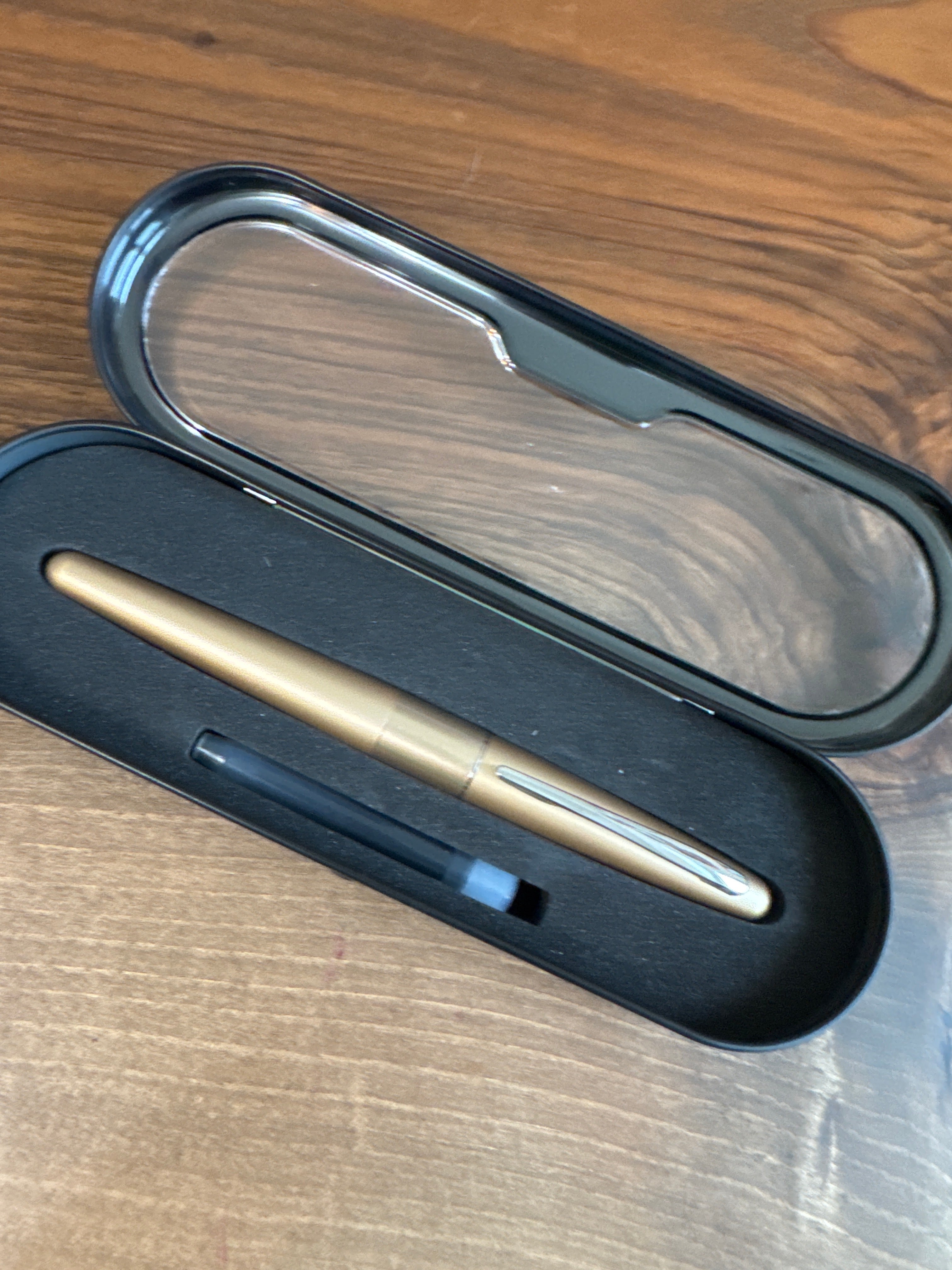 Pilot Metropolitan Gold Fountain Pen Medium – Seaside Pen Shop